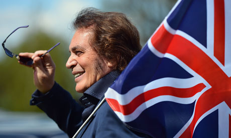 UK : Look at Englebert Humperdinck’s duets with Lulu, Cliff Richard ...